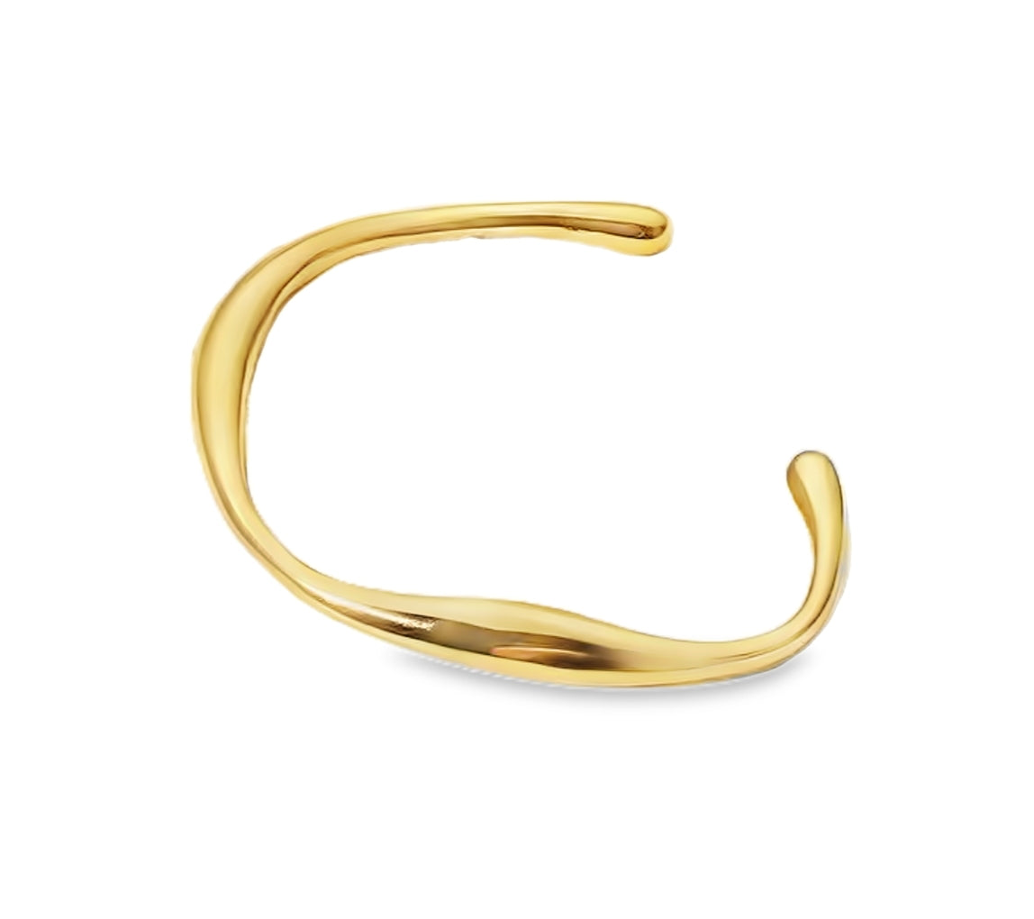 Curved Cuff by Teall